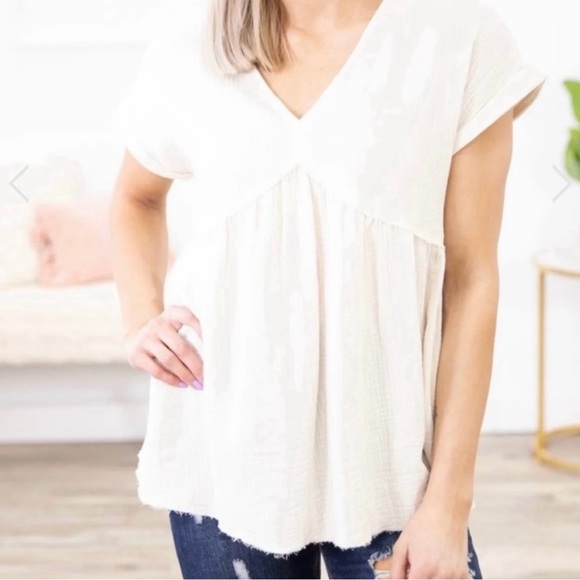 Doe & Rae | Tops | Doe Rae Cream Cap Sleeve Blouse Relaxed Fit | Poshmark